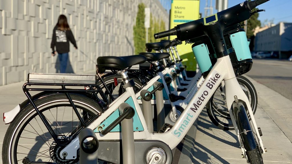 Metro Bike expands on the Westside with new dockless “smart bikes ...